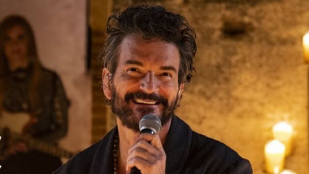 Ricardo Arjona comienza su gira "Blanco y Negro" con entradas agotadas