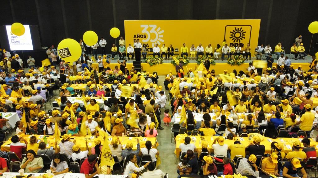 Hay PRD para rato; celebran 33 años de fundación; Adriana Díaz