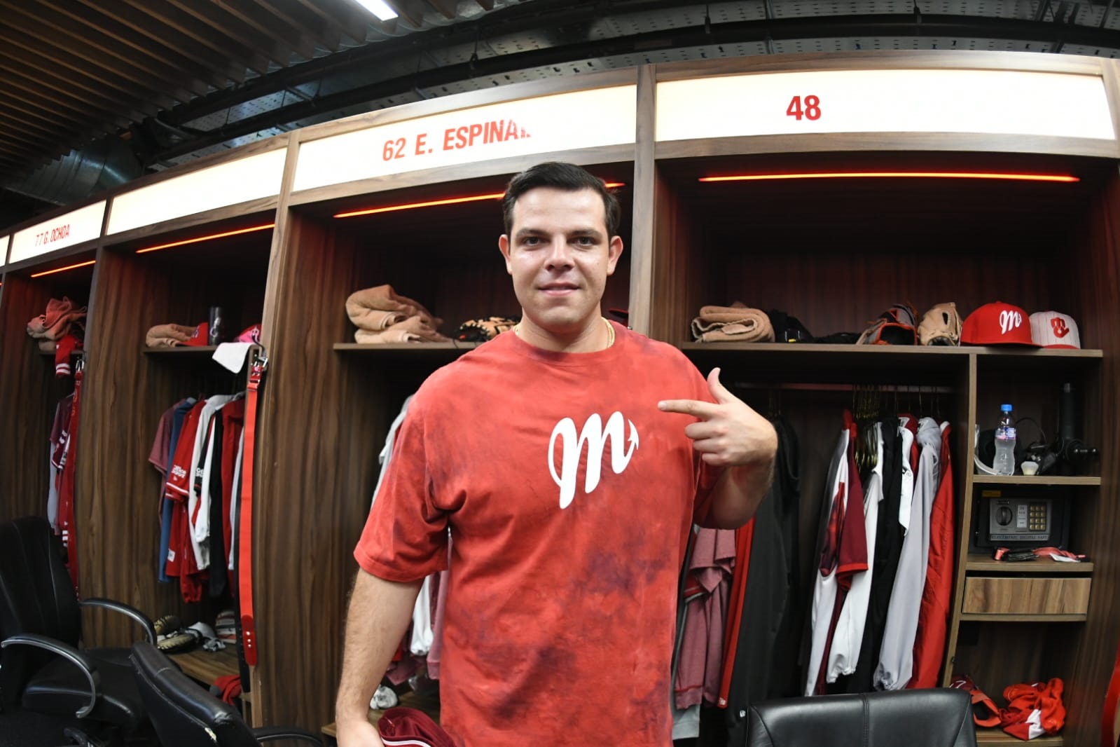 Roberto Ramos se presenta con Diablos Rojos