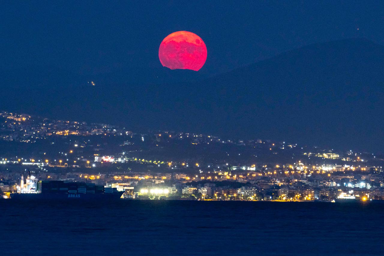 Te contamos que es la Superluna de Esturión y cuándo podrás verla