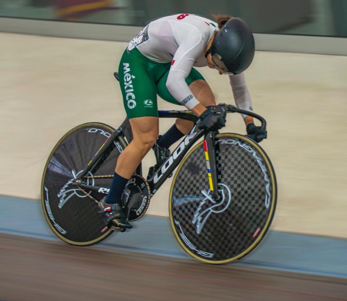 Daniela Gaxiola por buen resultado en UCI Track Champions League