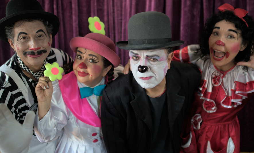 Enfoque en Escena: ¡Qué payasos! Una fiesta donde la risa y la música ...