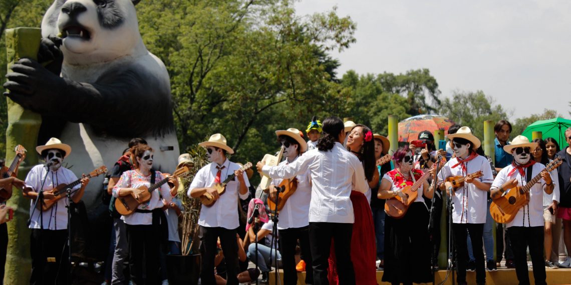 La Universidad de Guadalajara celebra 100 años y Karla Planter, su ...