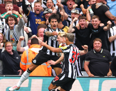 El Newcastle lidera la Premier League