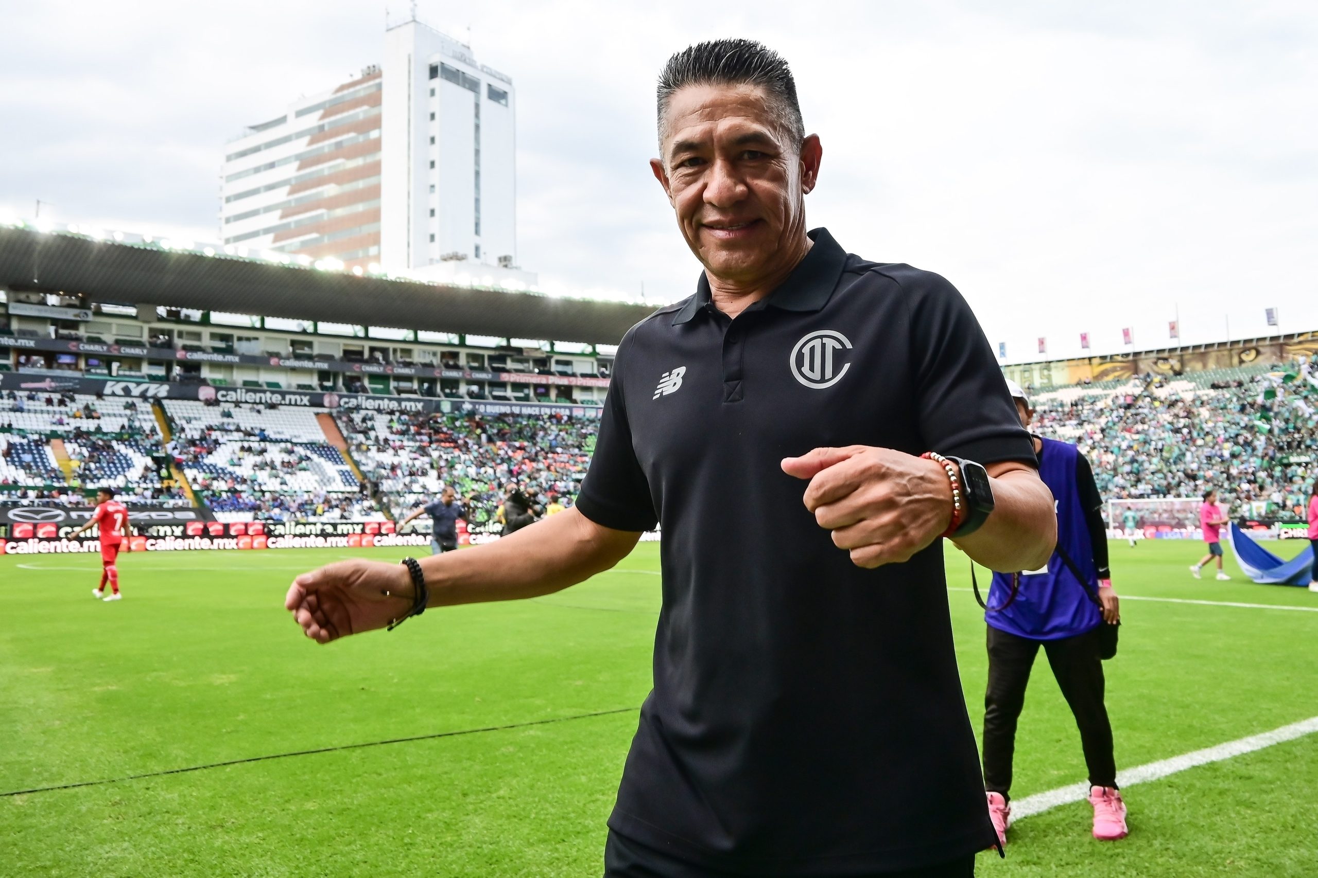 Ignacio Ambriz deja de ser el director técnico de los Diablos Rojos del ...