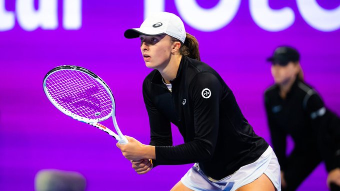 Swiatek debuta con triunfo en Dubai