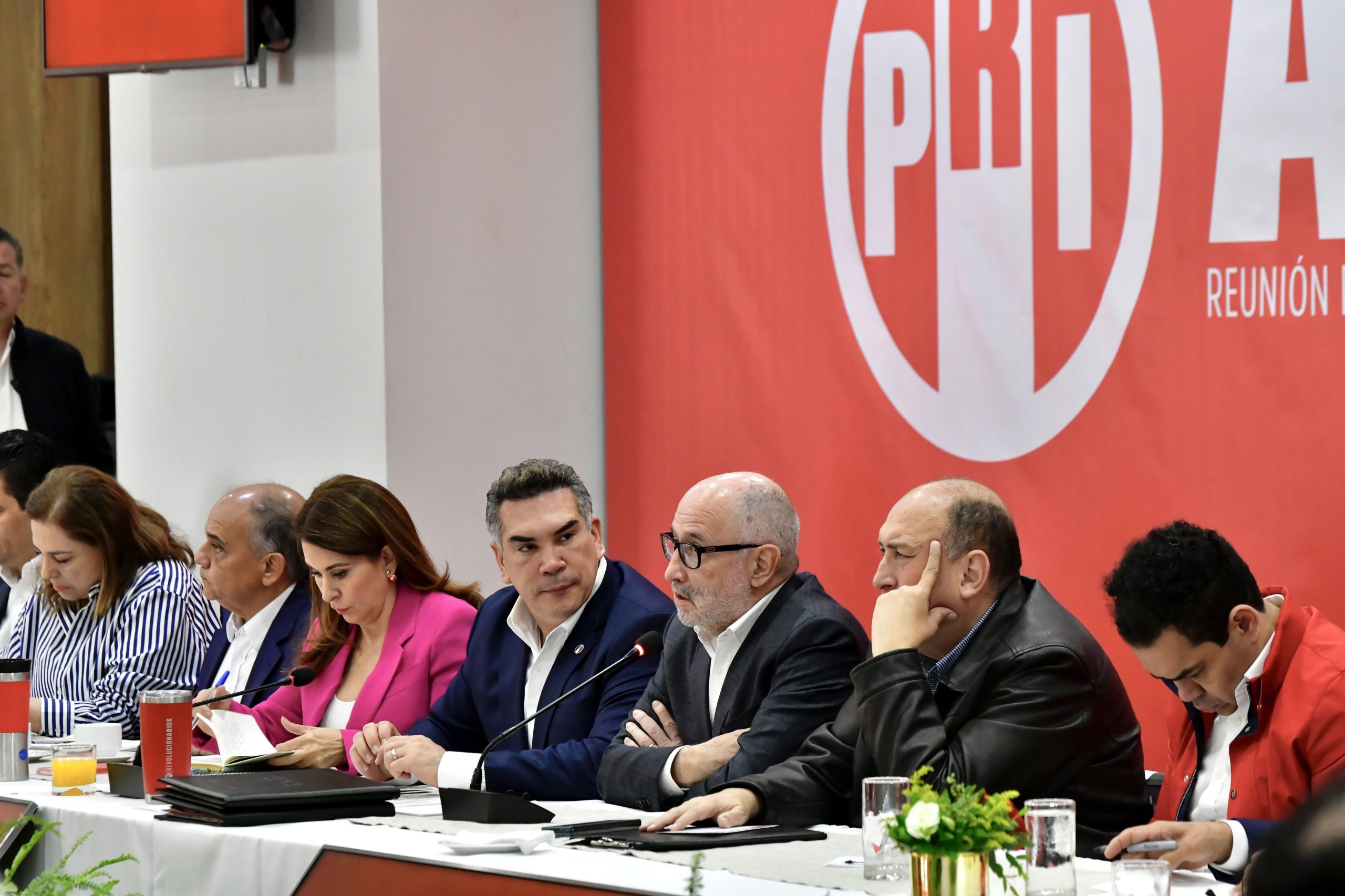 Manlio Fabio Beltrones un político de vitrina, afirma Alejandro Moreno