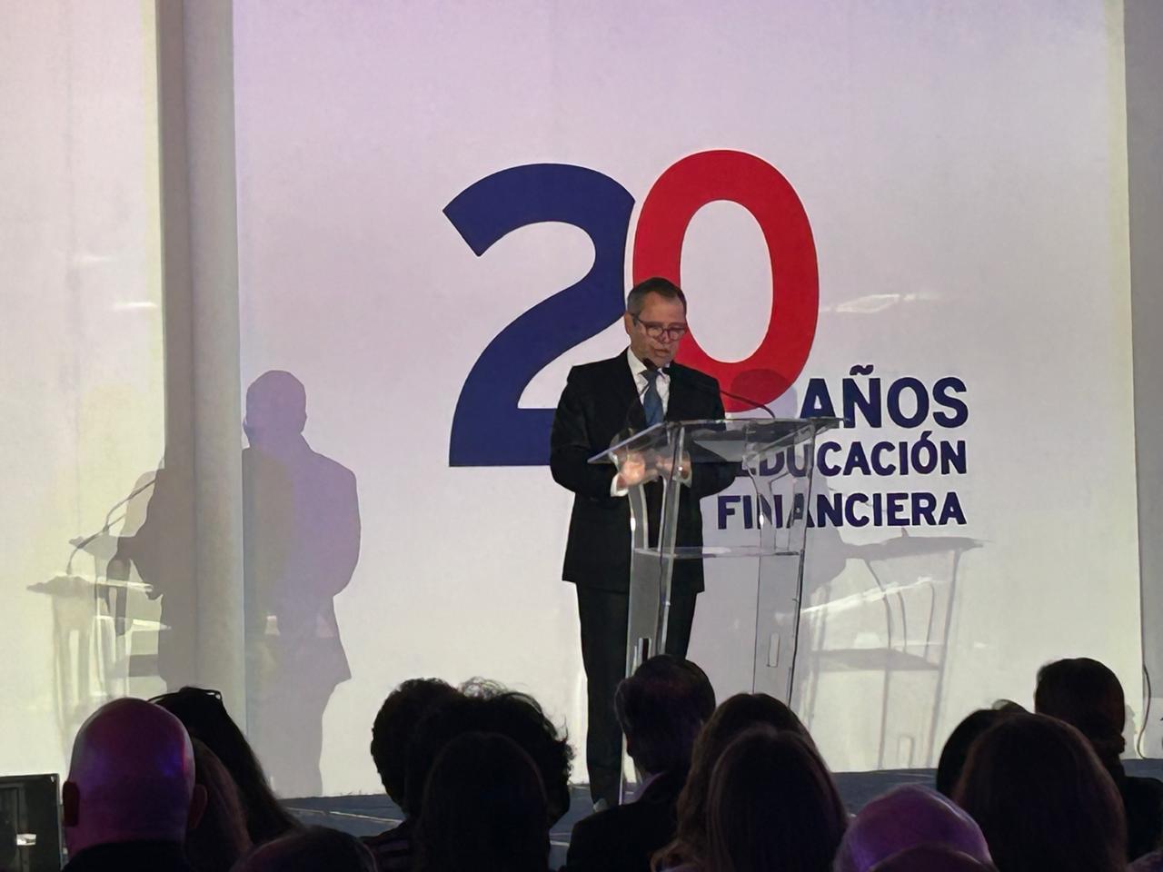 México avanza en el alfabetismo financiero, destaca el Director General ...