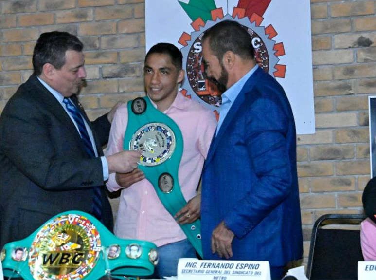 Bryan Mercado es orgullosamente Campeón USWBC