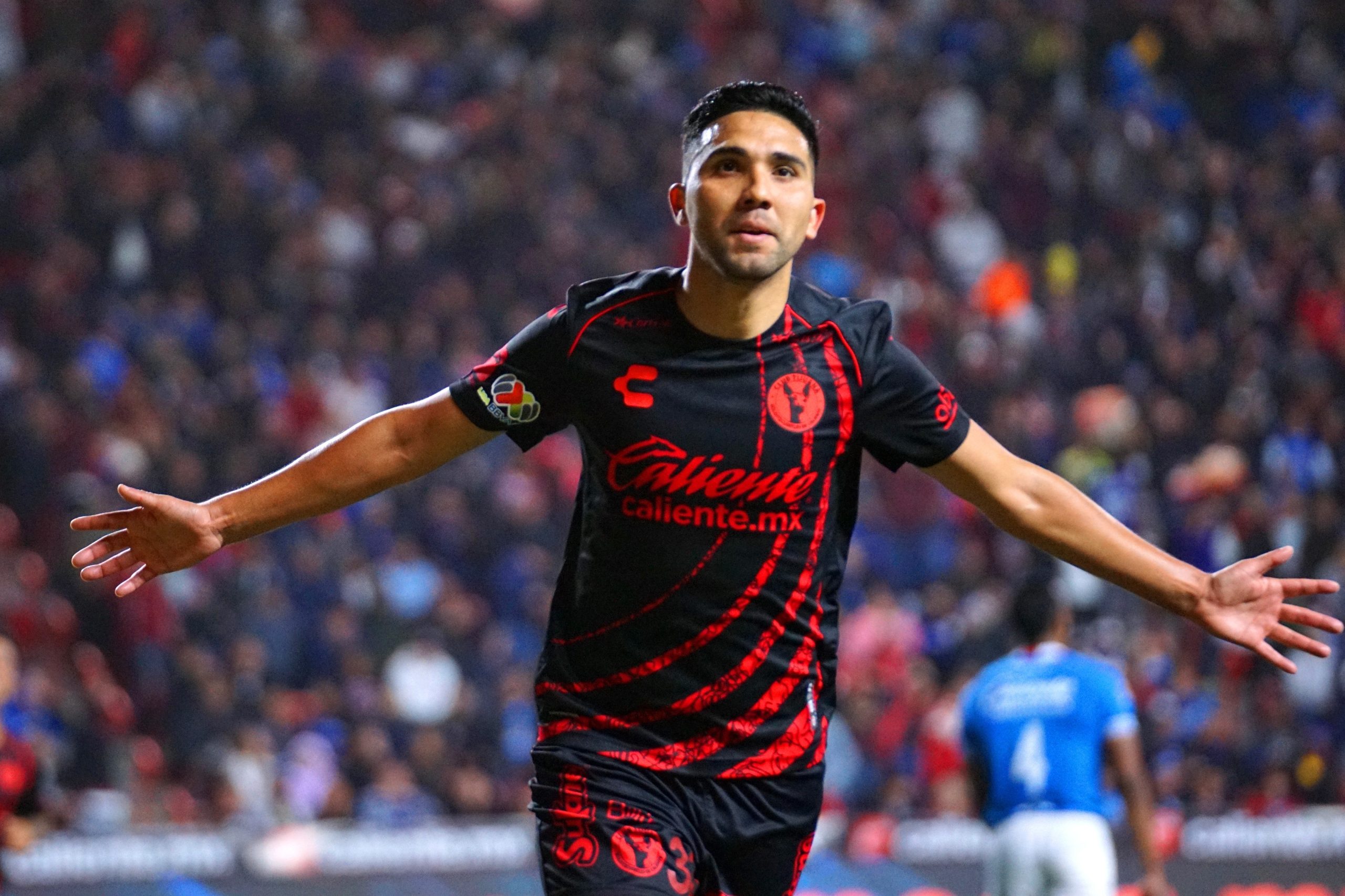 Xolos pone tierra de por medio ante Cruz Azul Xolos pone tierra de por medio ante Cruz Azul