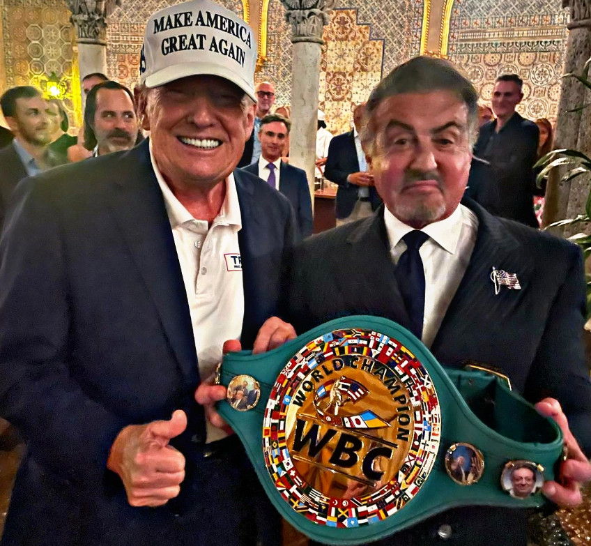 Donald Trump recibió cinturón de Campeón Mundial del WBC