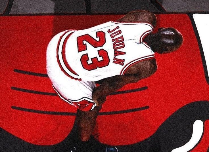 Michael Jordan cumple 62 años y sigue en lo alto.