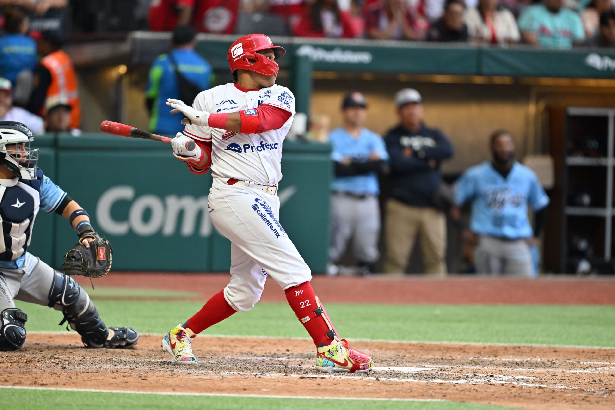 Diablos Rojos deja tendido a los Tigres en el juego tres de la serie